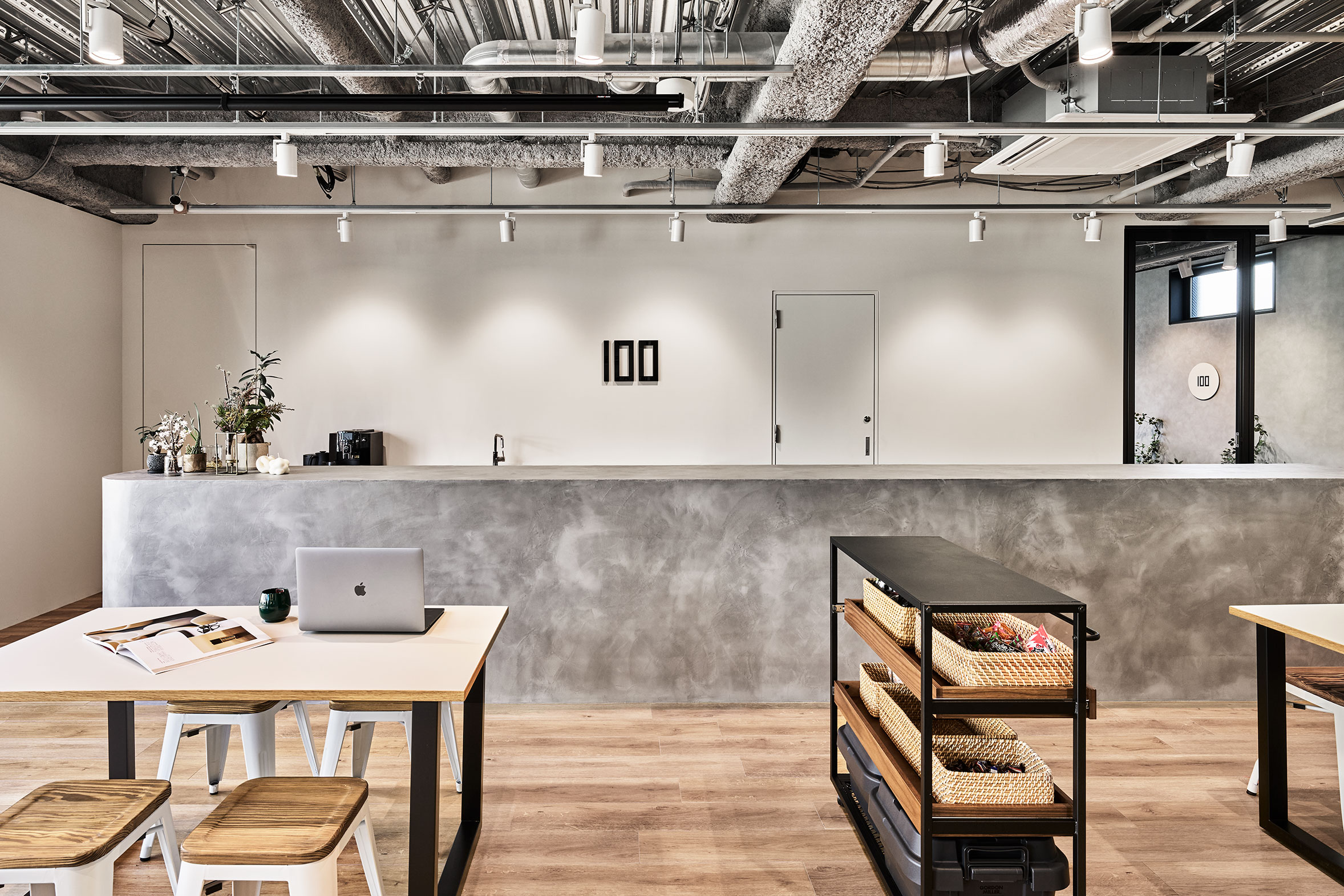100 Inc. | Works | 東京のオフィスデザイン・レイアウトならwork kit by HITOBA DESIGN