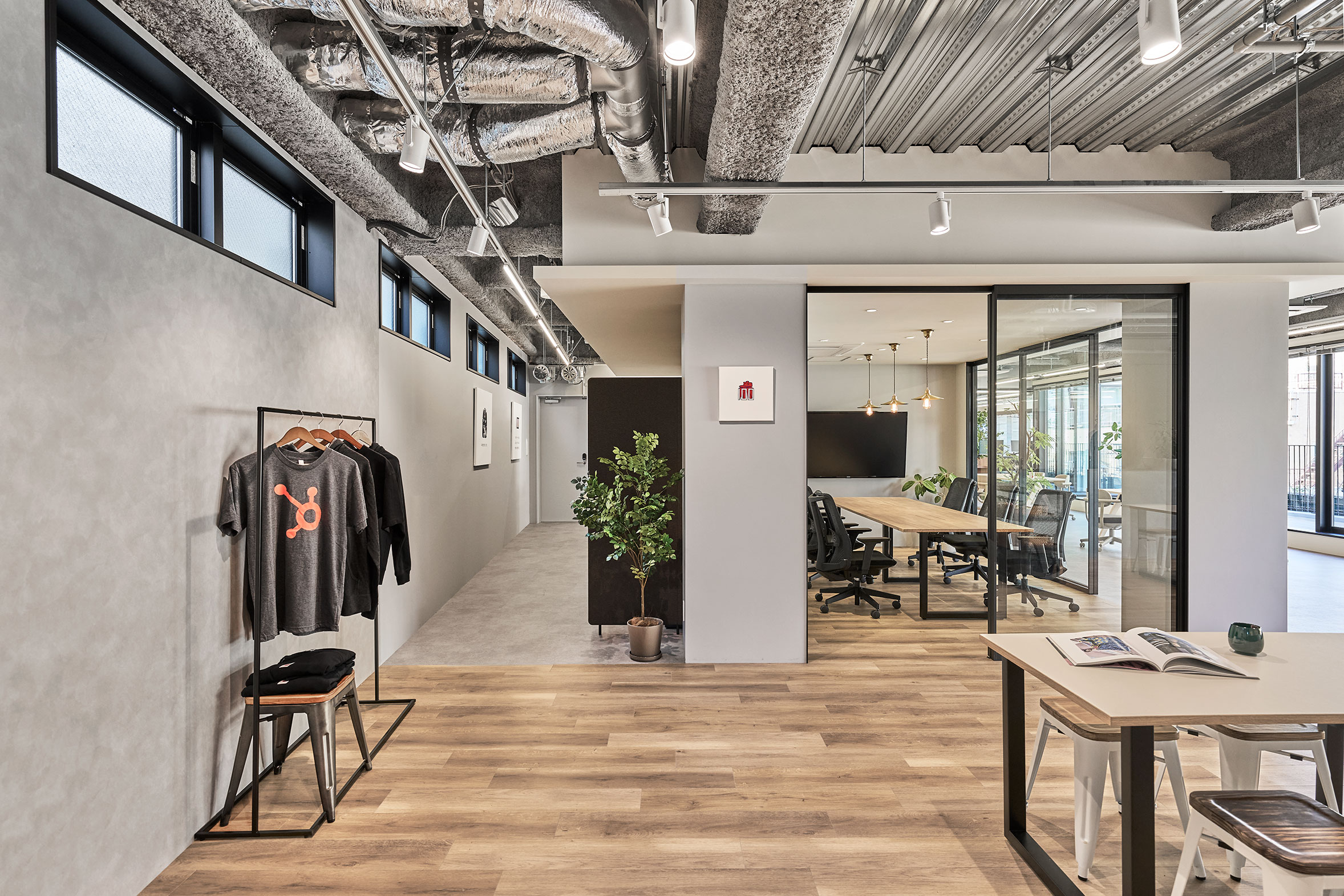 100 Inc. | Works | 東京のオフィスデザイン・レイアウトならwork kit by HITOBA DESIGN