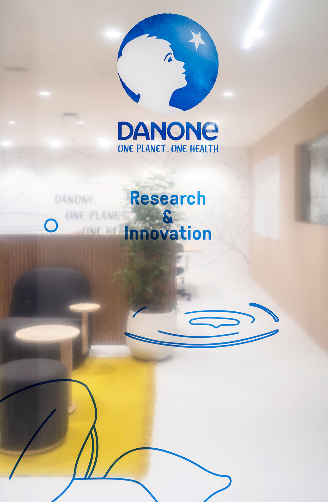 DANONE JAPAN CO., LTD | Works | オフィスデザインのwork kit by HITOBA DESIGN