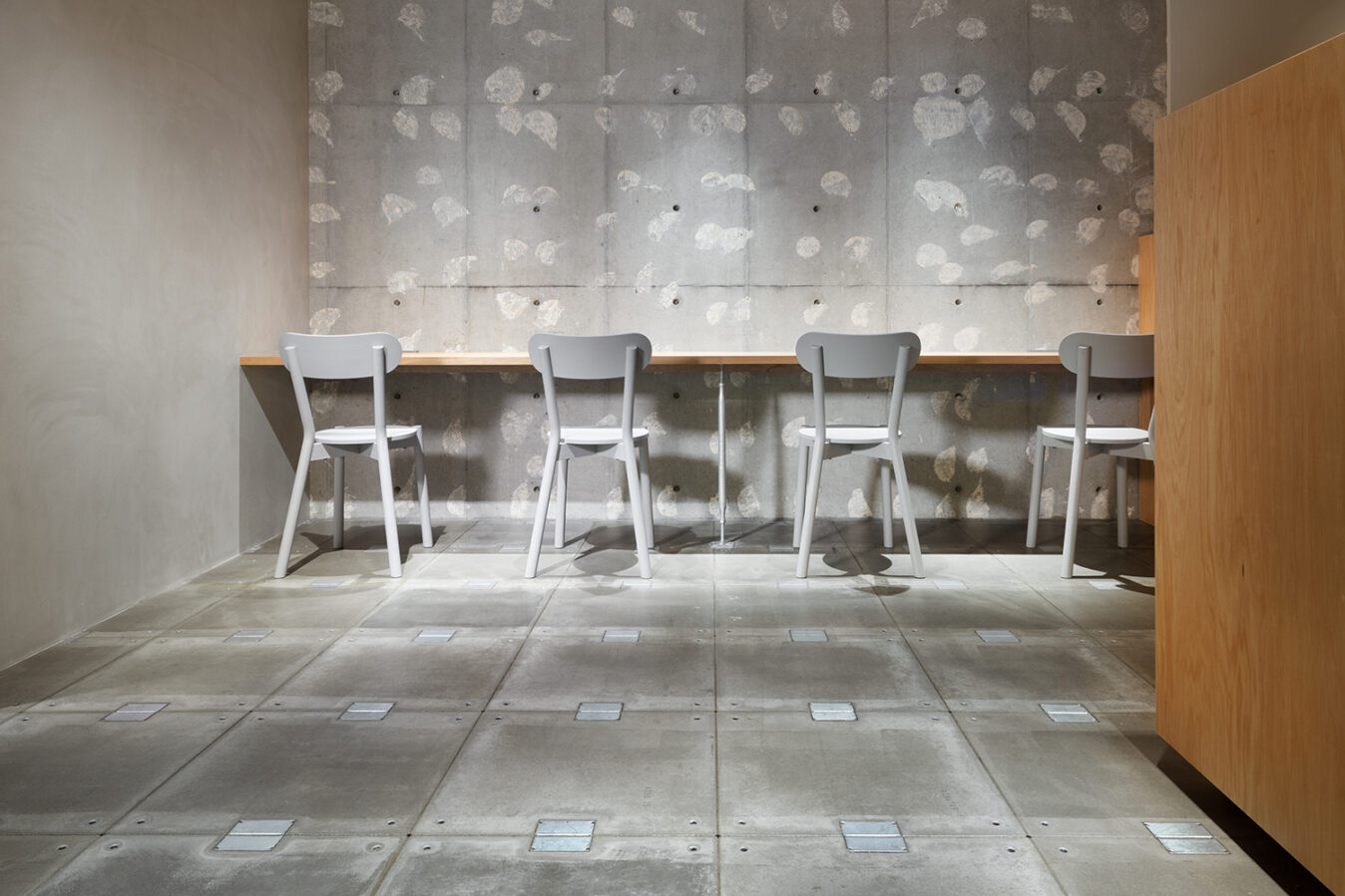 フリーアクセスフロア・OAフロアオフィスとは？メリットや注意点を解説 | Journal | 東京のオフィスデザイン・レイアウトならwork ...